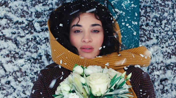 « Irrésistible »: Pour Camélia Jordana, l’amour ne se calcule pas… | La ...